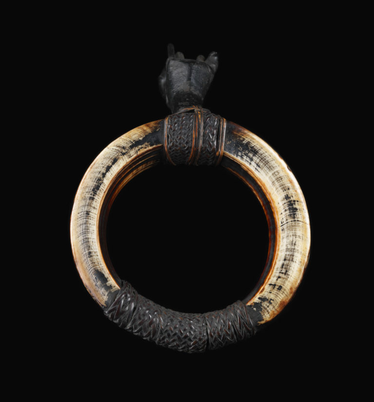 Upper Arm Decoration Tangkil - IFICAH Virtueller Rundgang